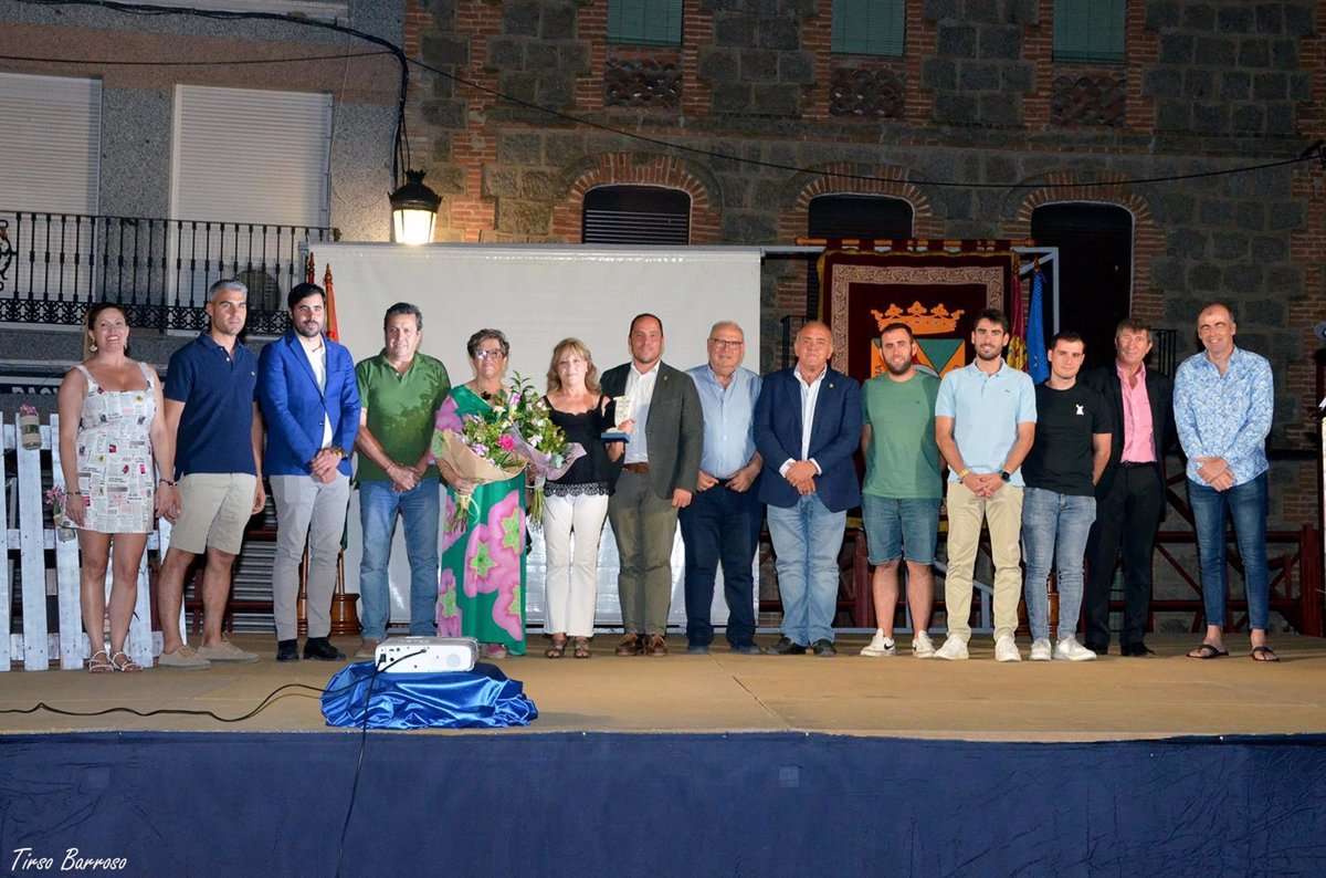 El insuperable legado poético de Manuel Terrín Benavides: Premio Poesía ...